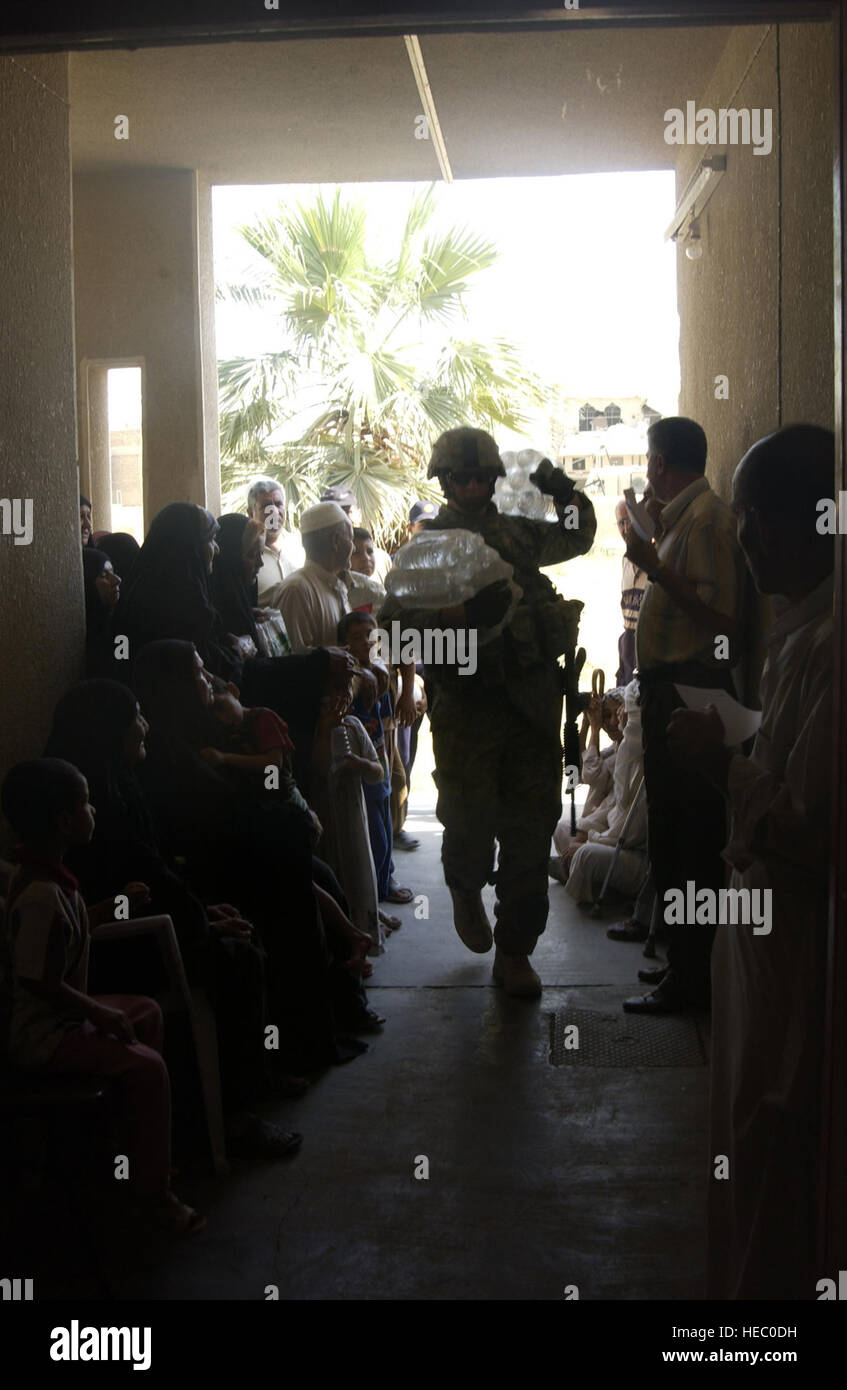 A U.S. Army Soldier of Charlie Company, 1st Battalion, 12th Cavalry ...