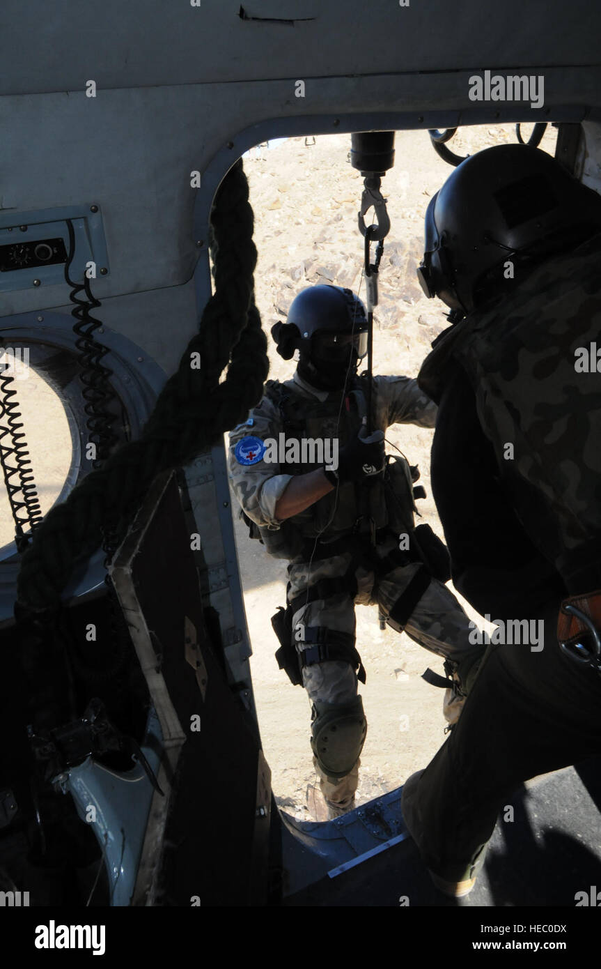 U s army medics personnel hi-res stock photography and images - Alamy