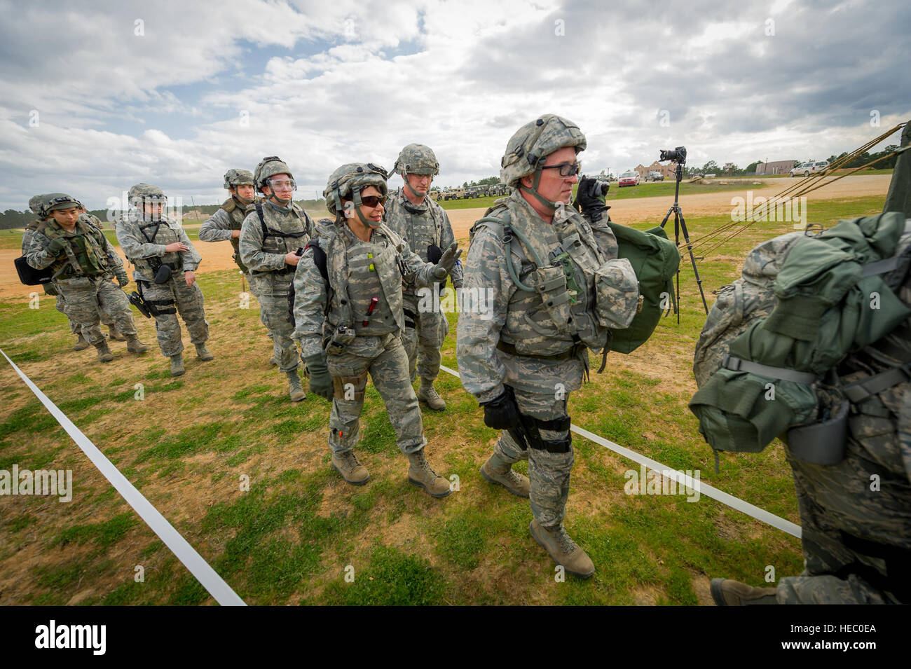 U.S. aeromedical evacuation Airmen make their way to the Army ...