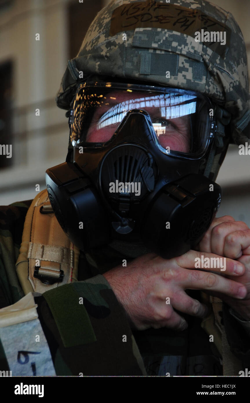 Air force mask inspection hi-res stock photography and images - Alamy