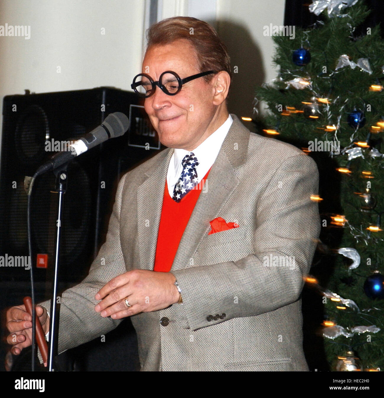 United service organizations entertainment hi-res stock photography and ...