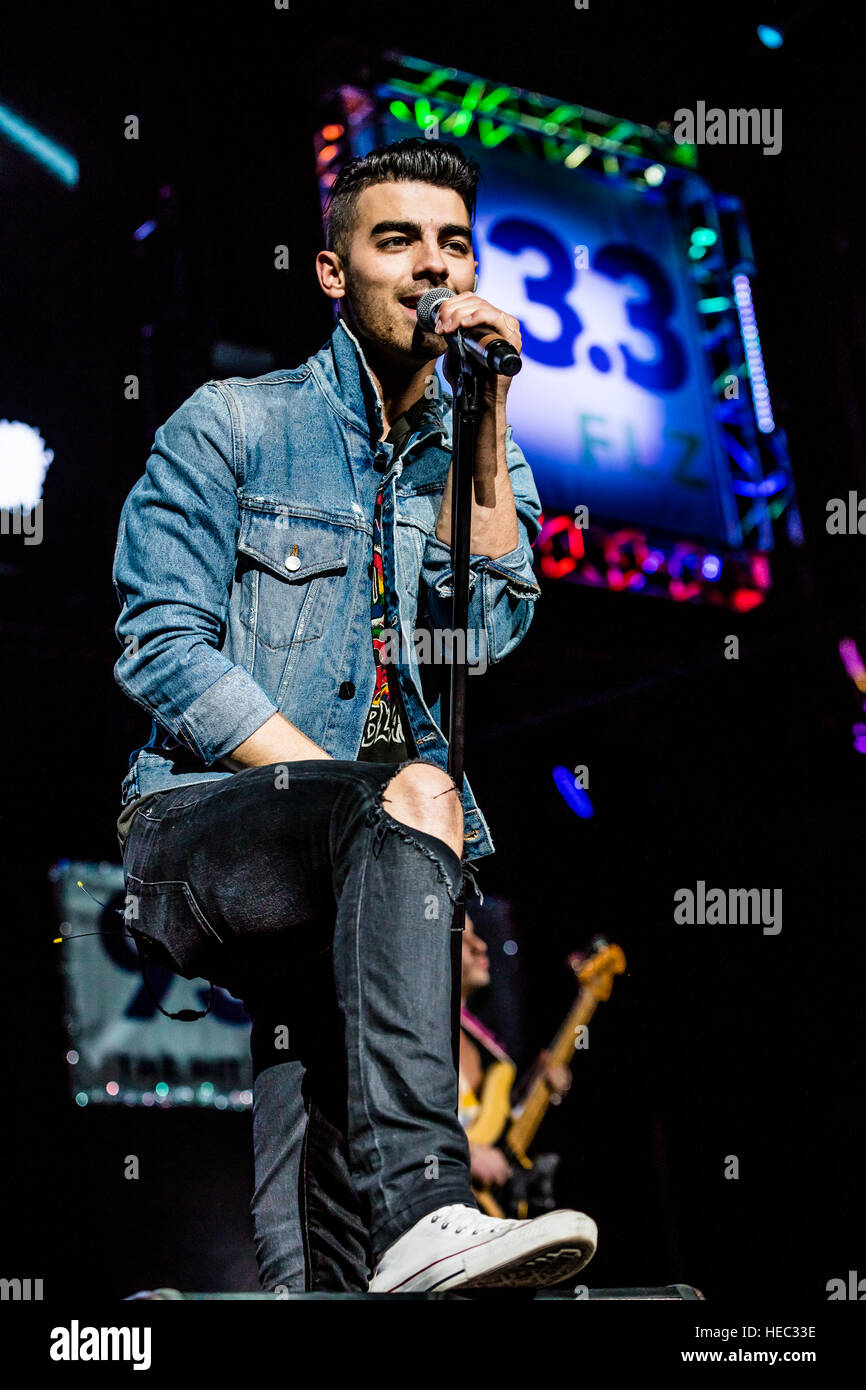 Joe jonas hi-res stock photography and images - Alamy