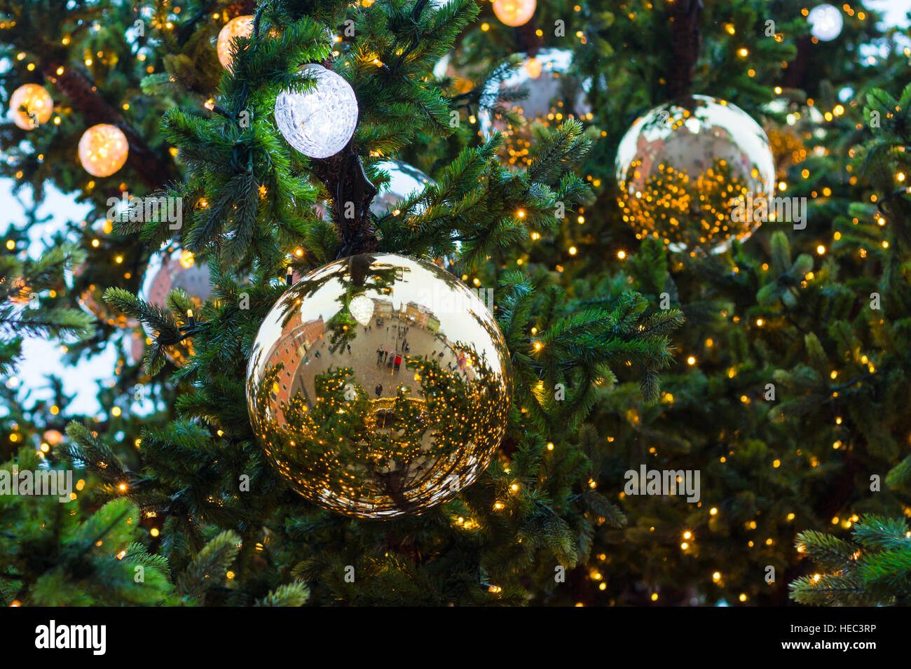 Christmas decorations baubles store