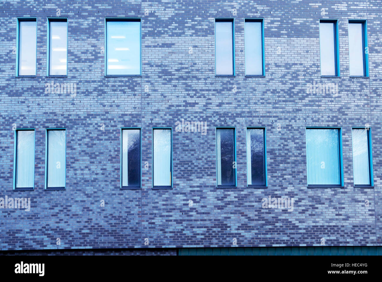 Building windows repetition hi-res stock photography and images - Alamy