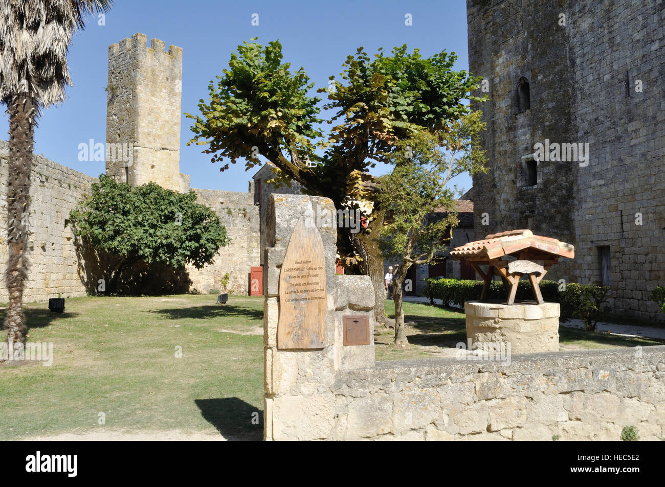 Larressingle Gers France High Resolution Stock Photography and Images ...