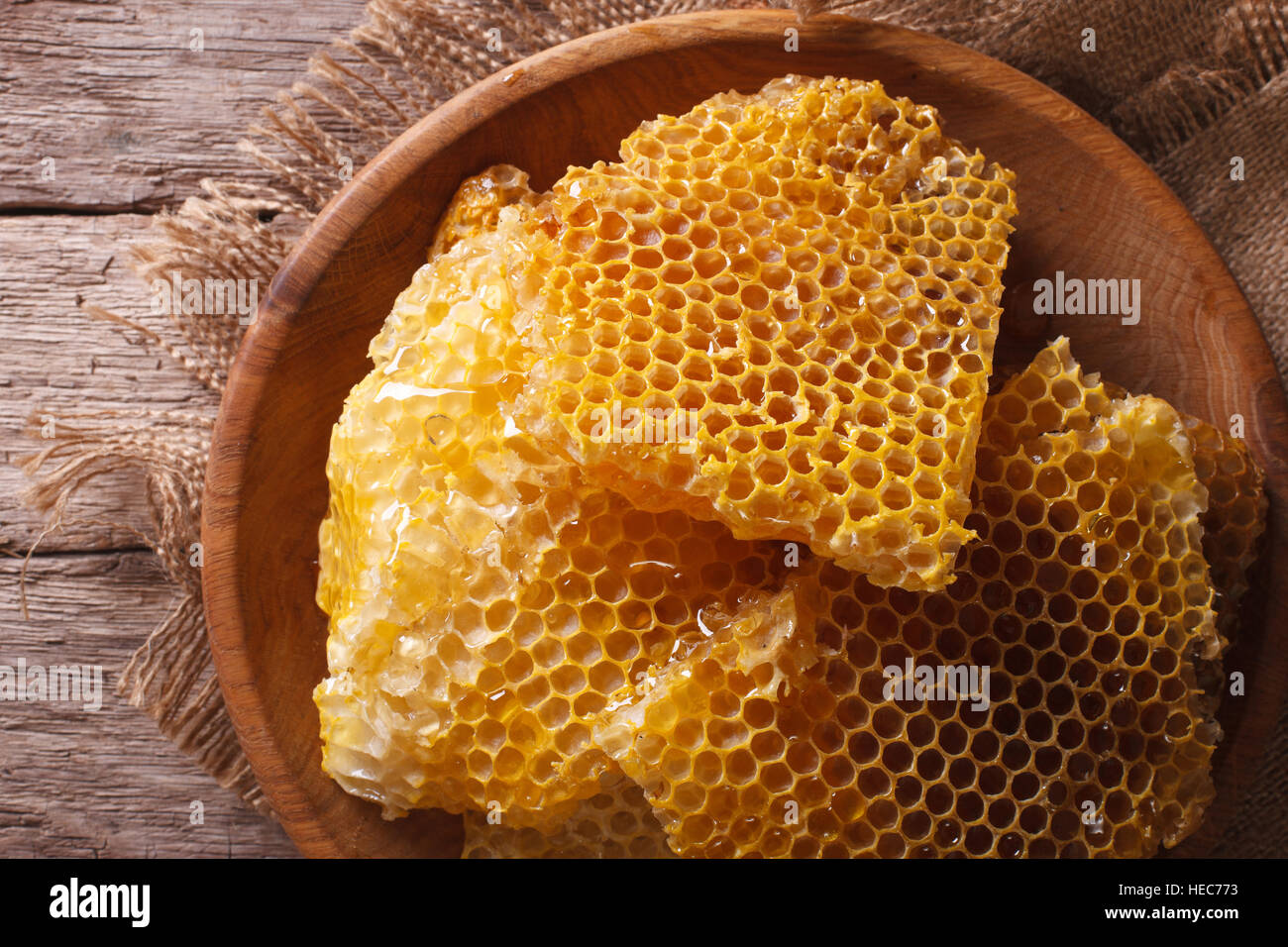 Golden honeycomb hi-res stock photography and images - Alamy