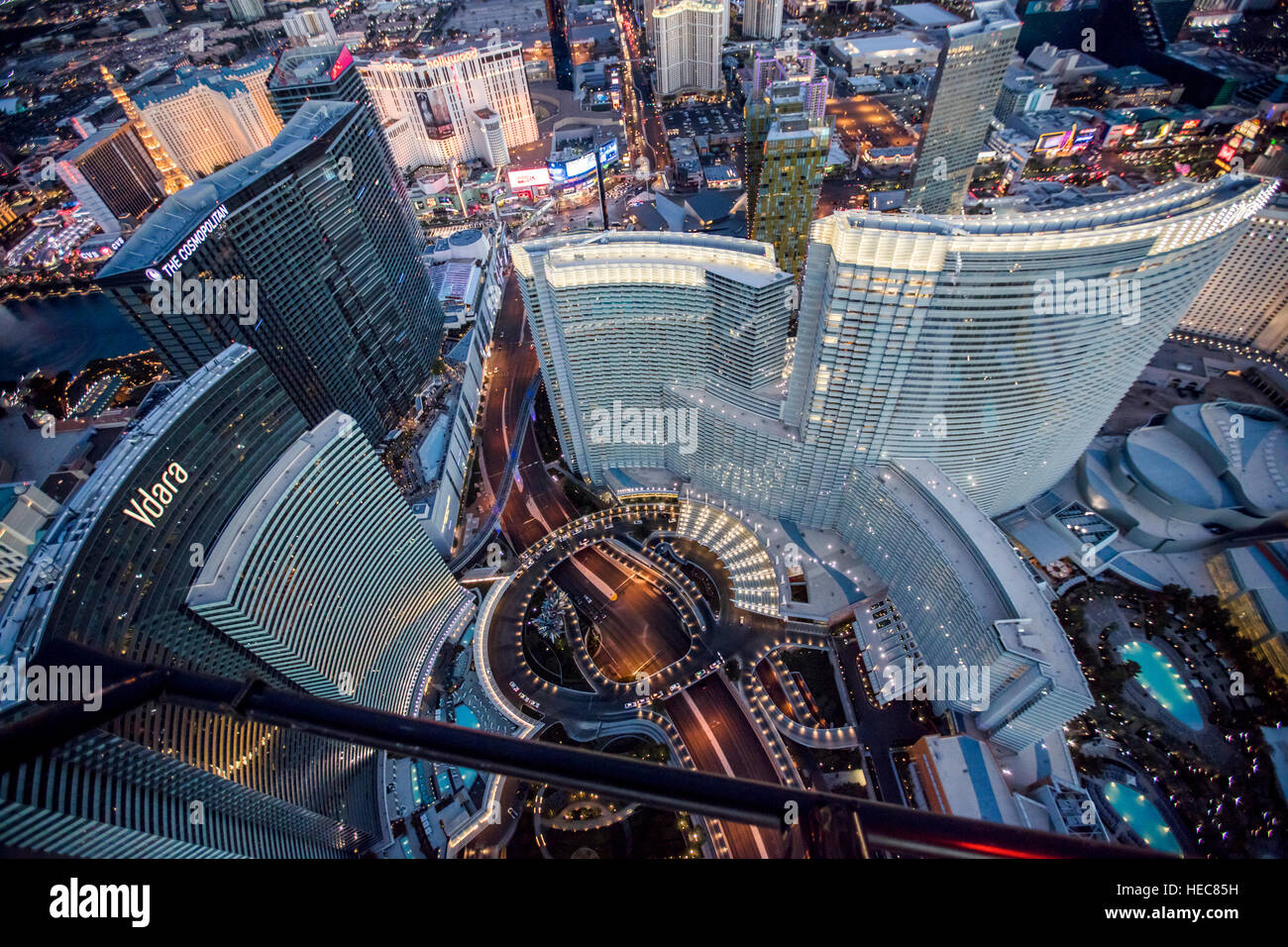 Helicopter flight over las vegas hi-res stock photography and images ...