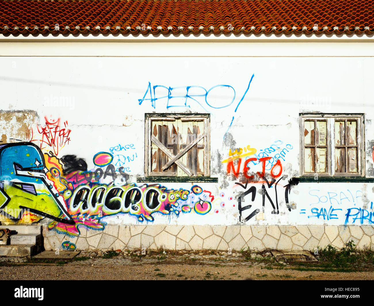 Graffiti horizontal hi-res stock photography and images - Alamy