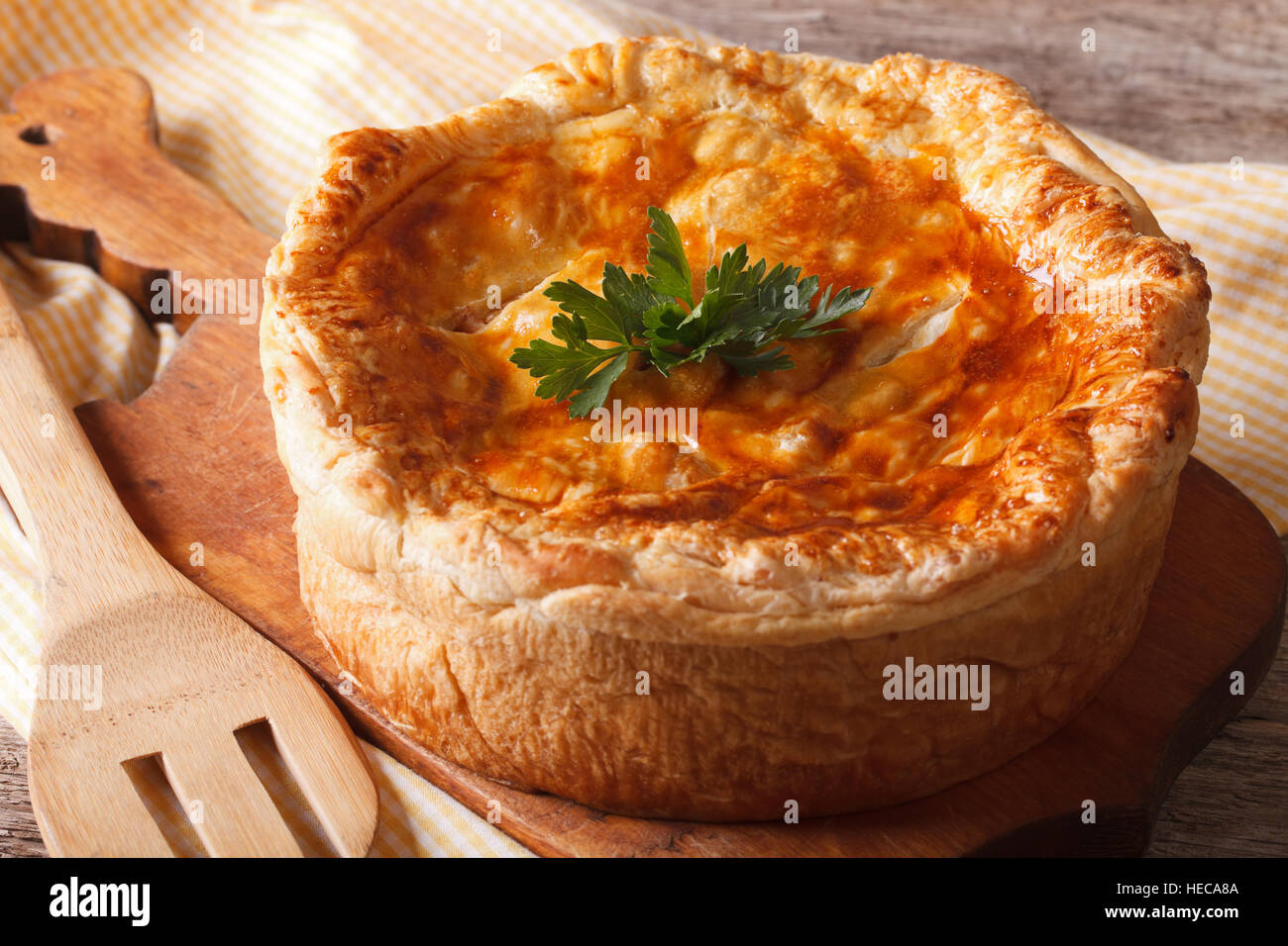 Chicken mushroom pie hi-res stock photography and images - Alamy