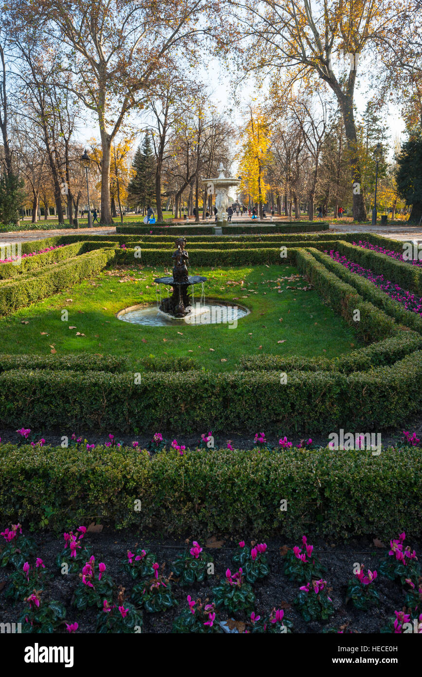 Retiro gardens in madrid hi-res stock photography and images - Alamy