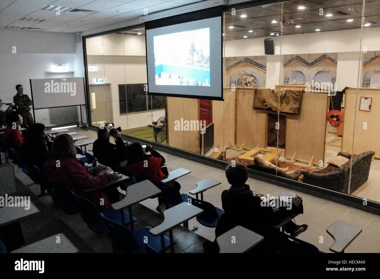 Camp Ariel Sharon, Israel. 19th December, 2016. Soldiers train in ...