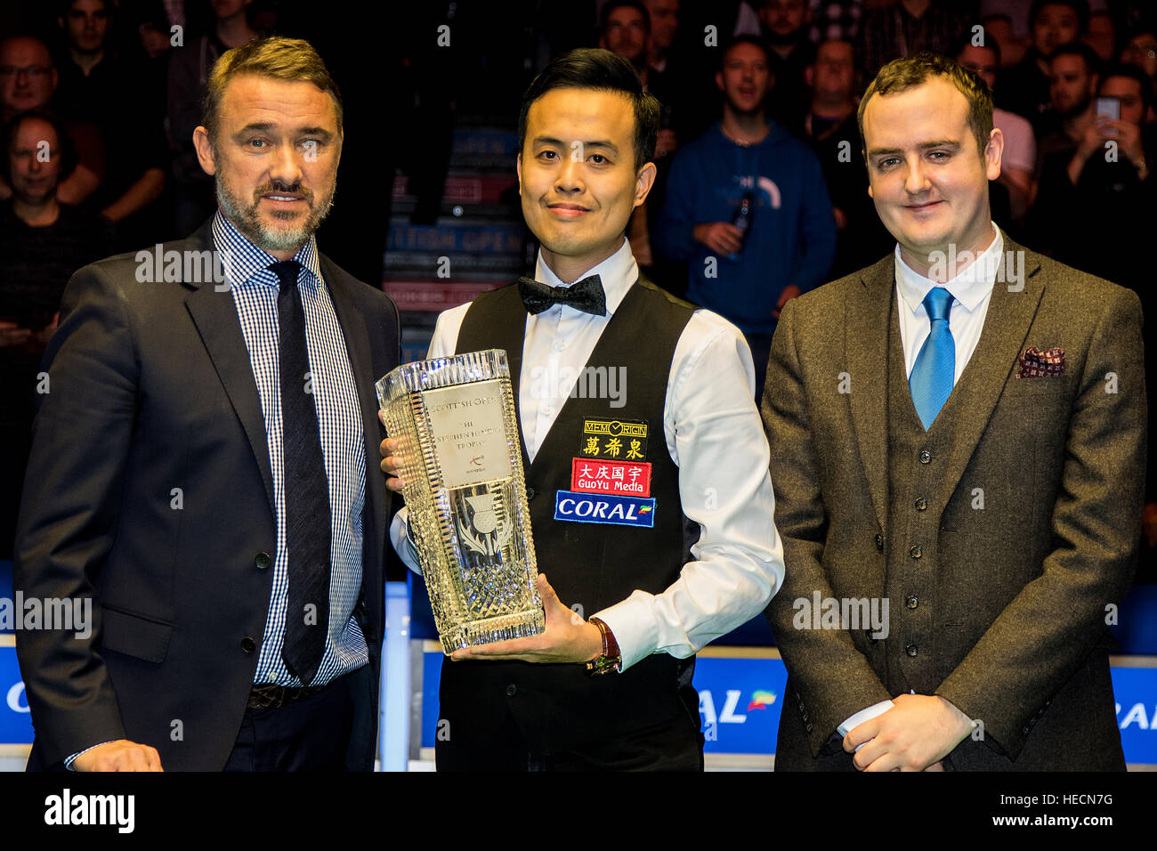 World snooker trophy hi-res stock photography and images - Alamy
