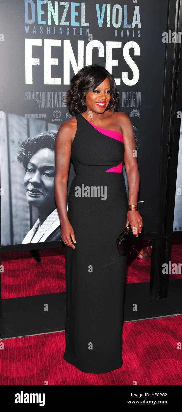 Viola davis fences hi-res stock photography and images - Alamy