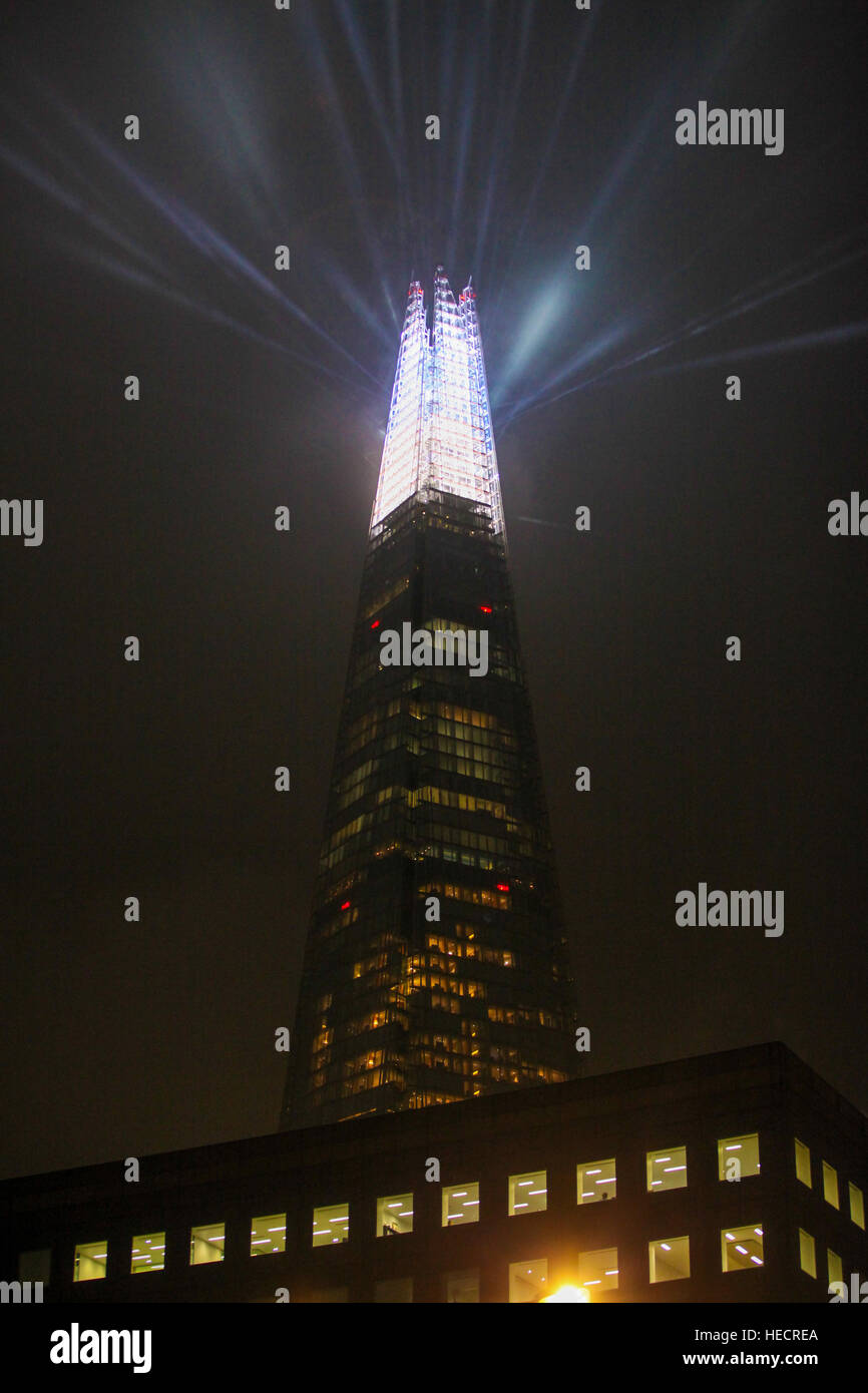 London, UK 19 Dec 2016 The Shard’s Christmas Lights projected from the ...