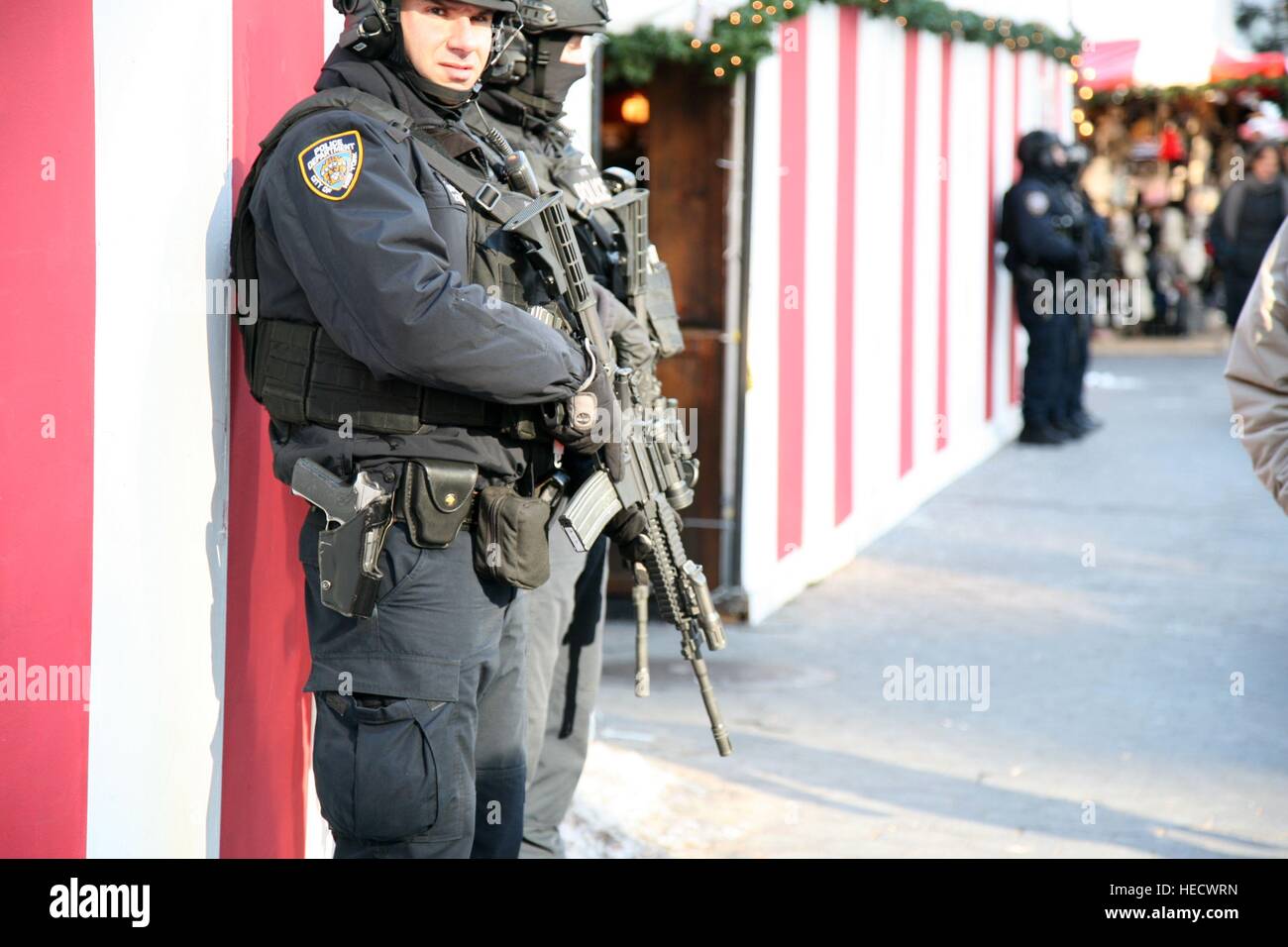 Police berlin markets hi-res stock photography and images - Alamy