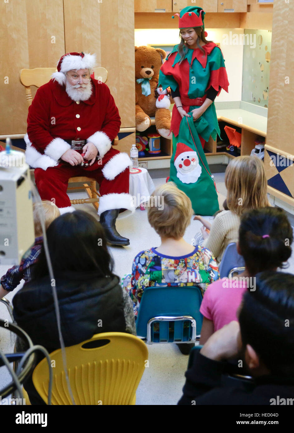 Sick santa claus hi-res stock photography and images - Alamy