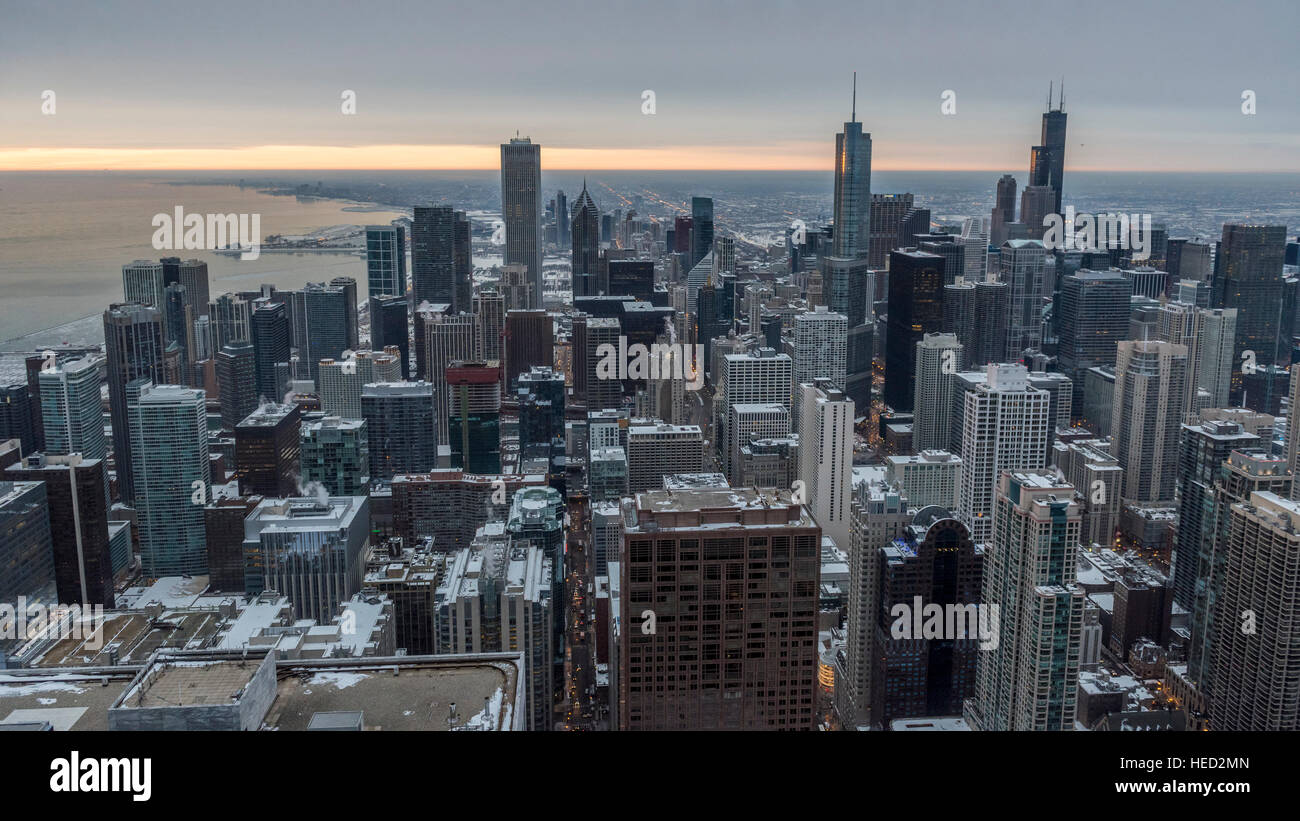 Chicago, USA. 21 December 2016. Weather. The sunrise on the winter ...
