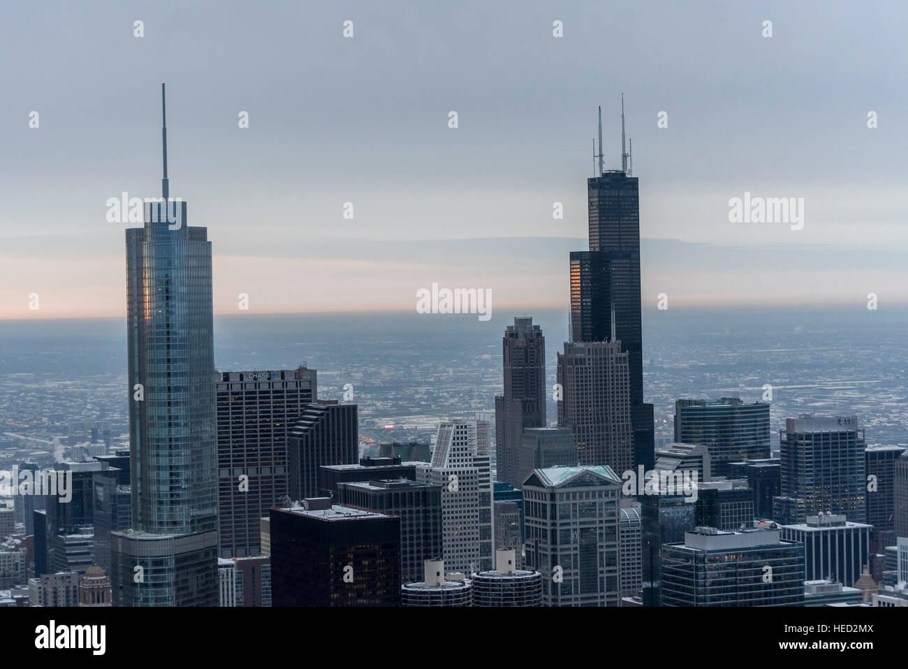 Chicago, USA. 21 December 2016. Weather. Light from the sunrise on the ...
