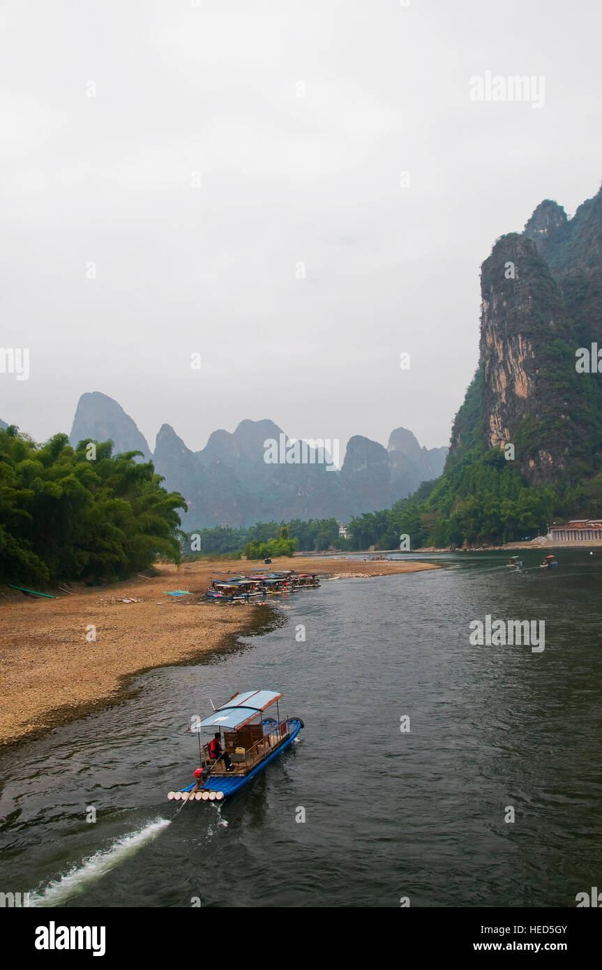 Scenery of Lijiang River Guilin-Yangshuo includes bamboo rafts, crags ...