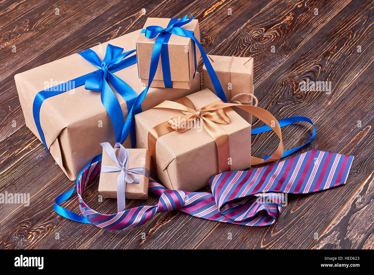 Satin necktie hi-res stock photography and images - Alamy
