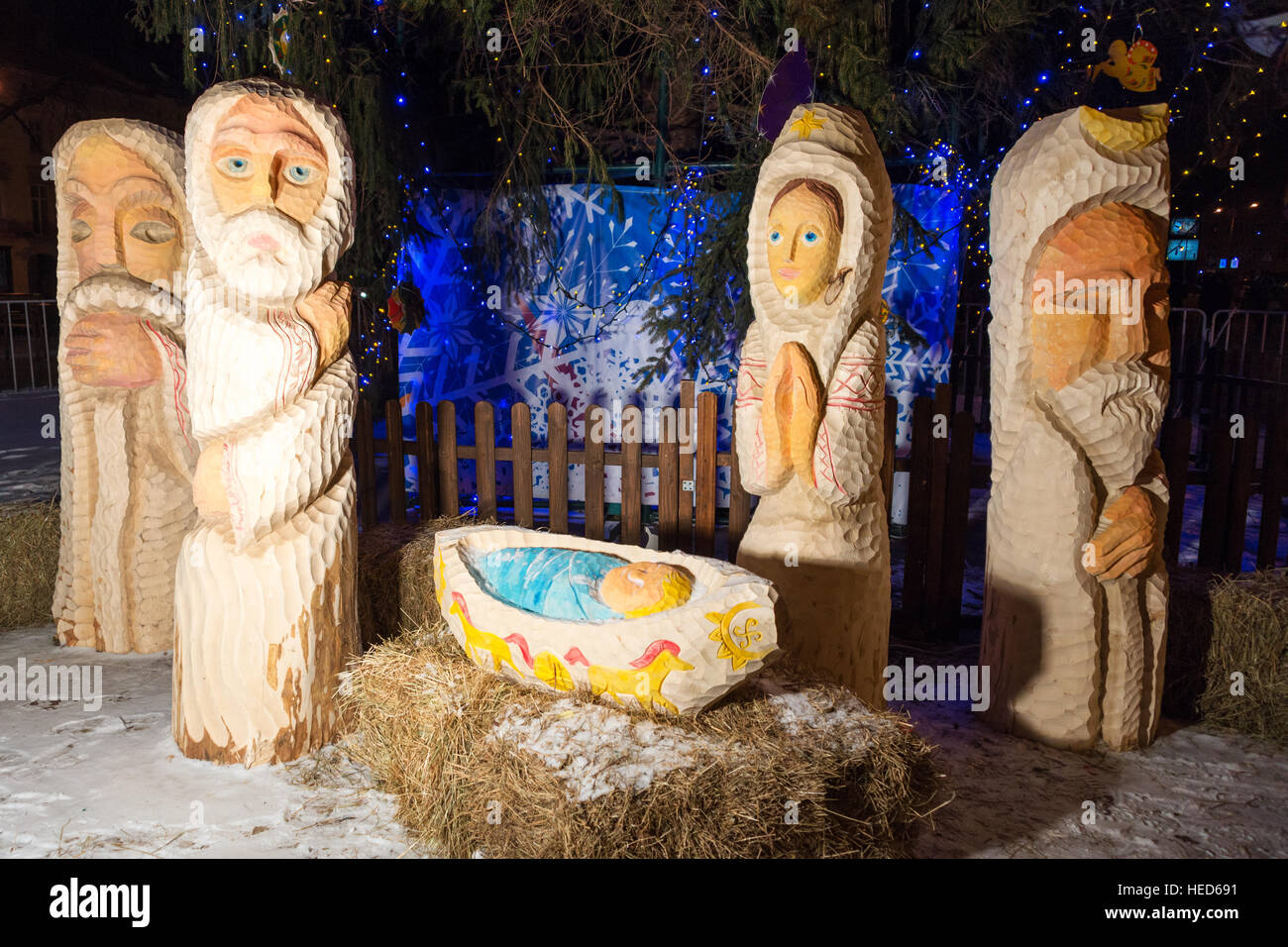 Christmas nativity scene with baby Jesus, Mary and Joseph in barn Stock ...