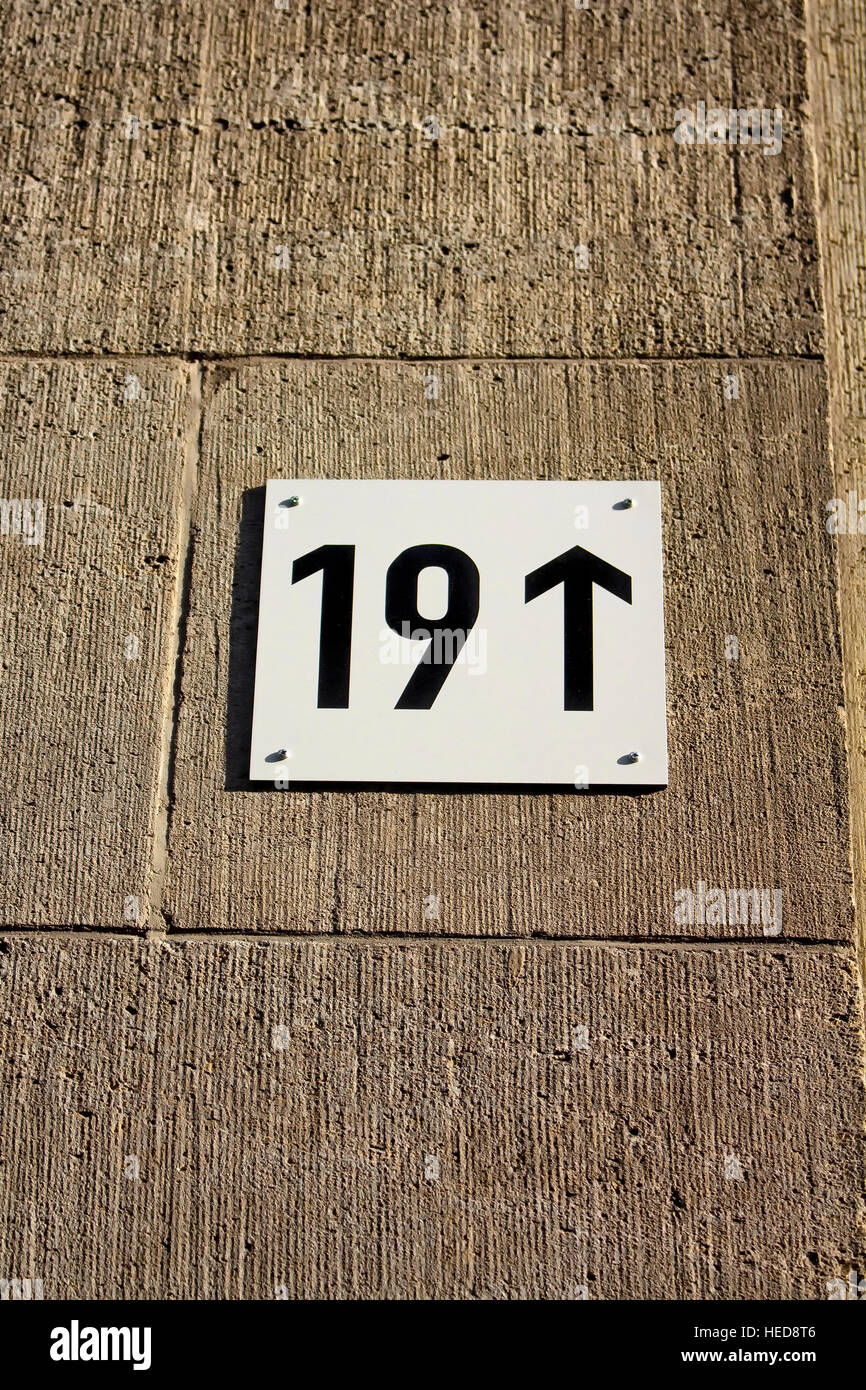 Nine arrow hi-res stock photography and images - Alamy