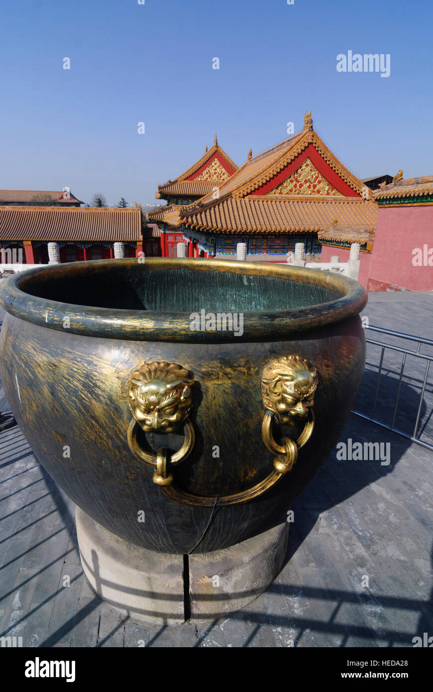 Peking: Forbidden City (Imperial Palace); Bronze cauldron for fire ...