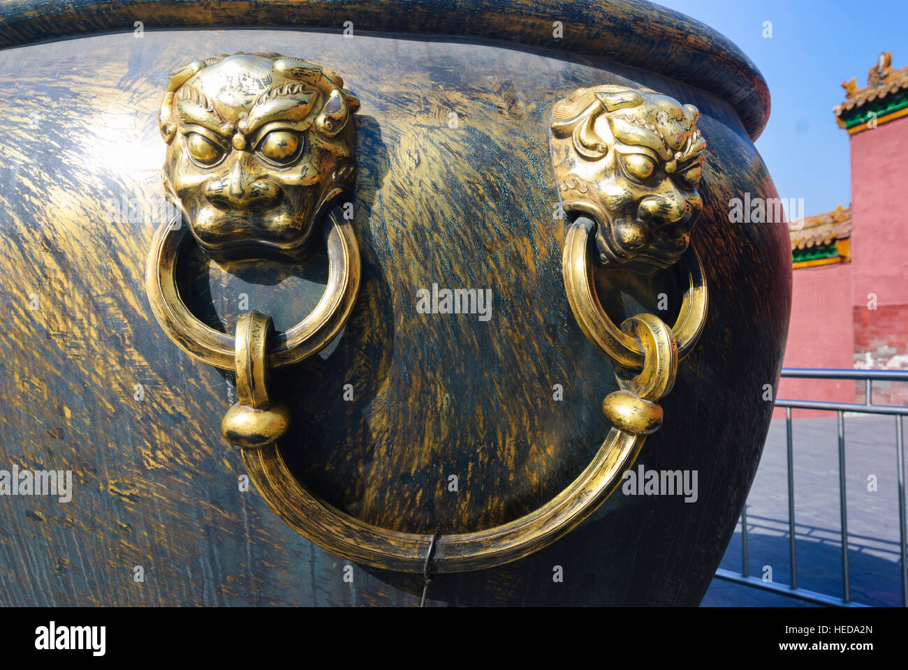 Bronze cauldron hi-res stock photography and images - Alamy