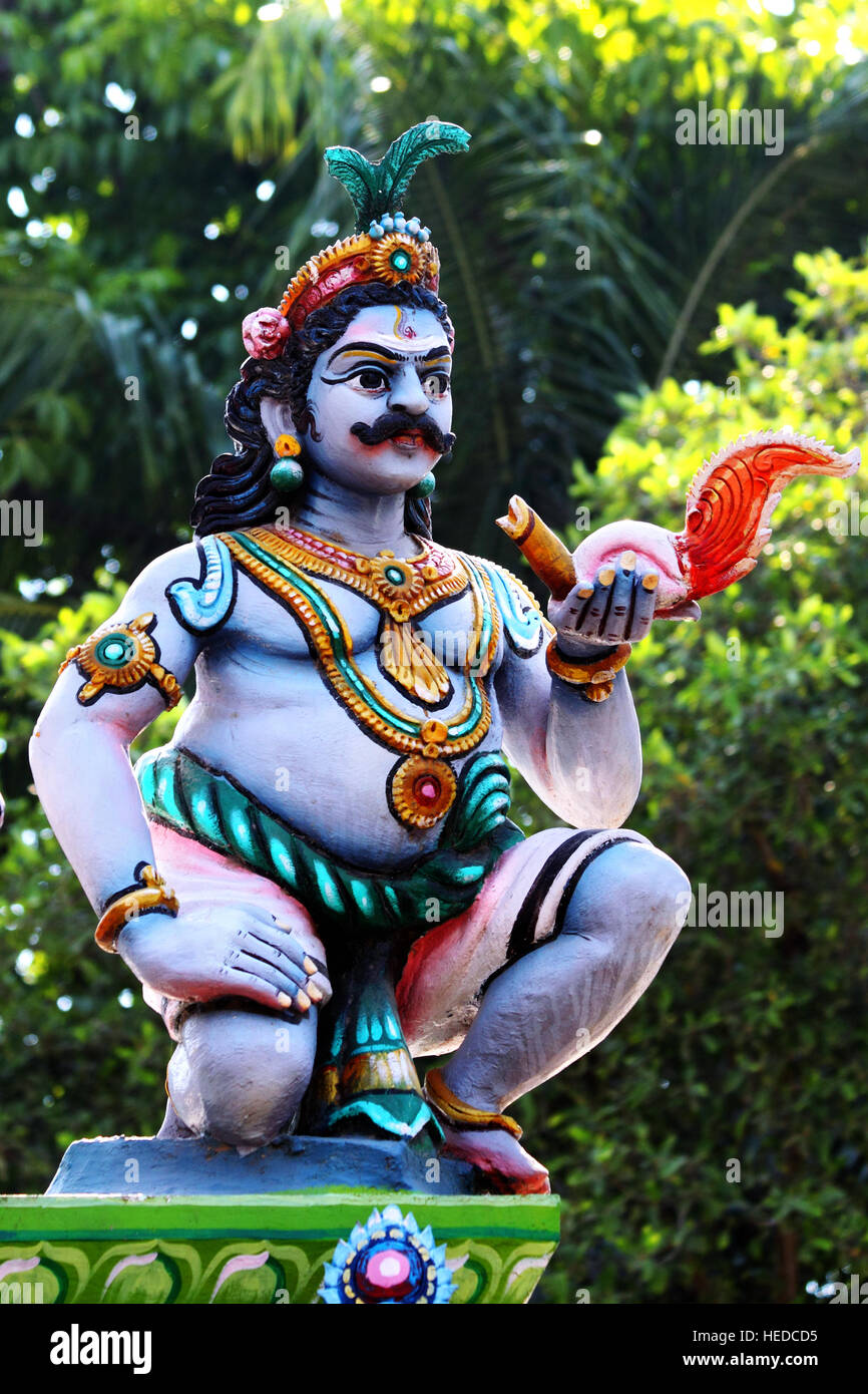 Indian Temple Statue on the Temple Roof Stock Photo - Alamy