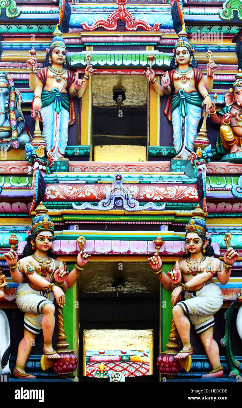 Hindu Temple Statues On a Temple Roof Stock Photo - Alamy