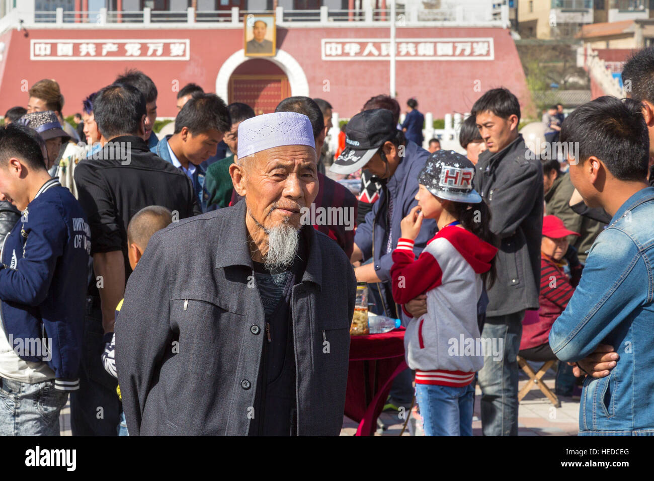 Purple chinese hat hi-res stock photography and images - Alamy