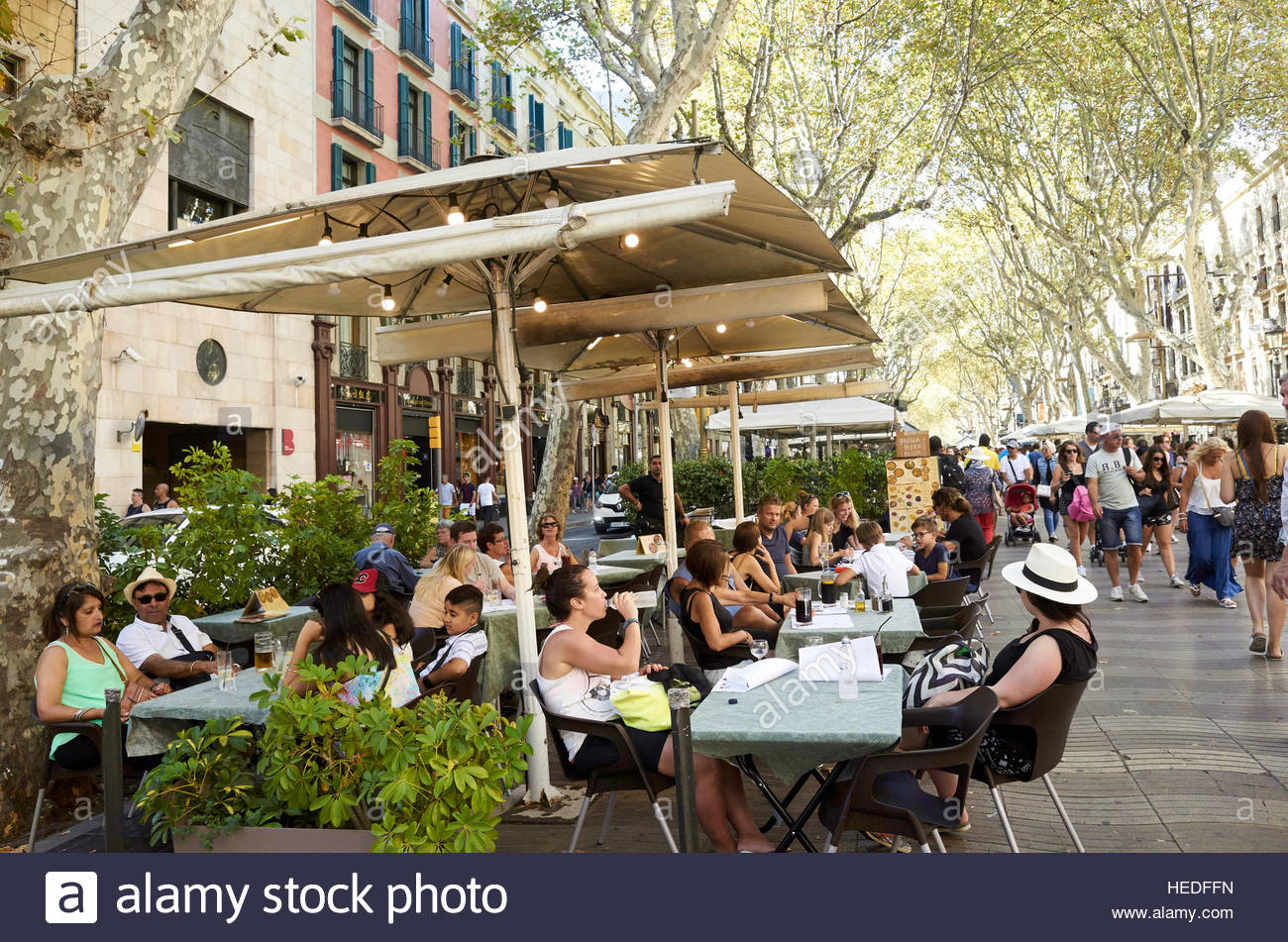 Spain Family Eating High Resolution Stock Photography and Images - Alamy
