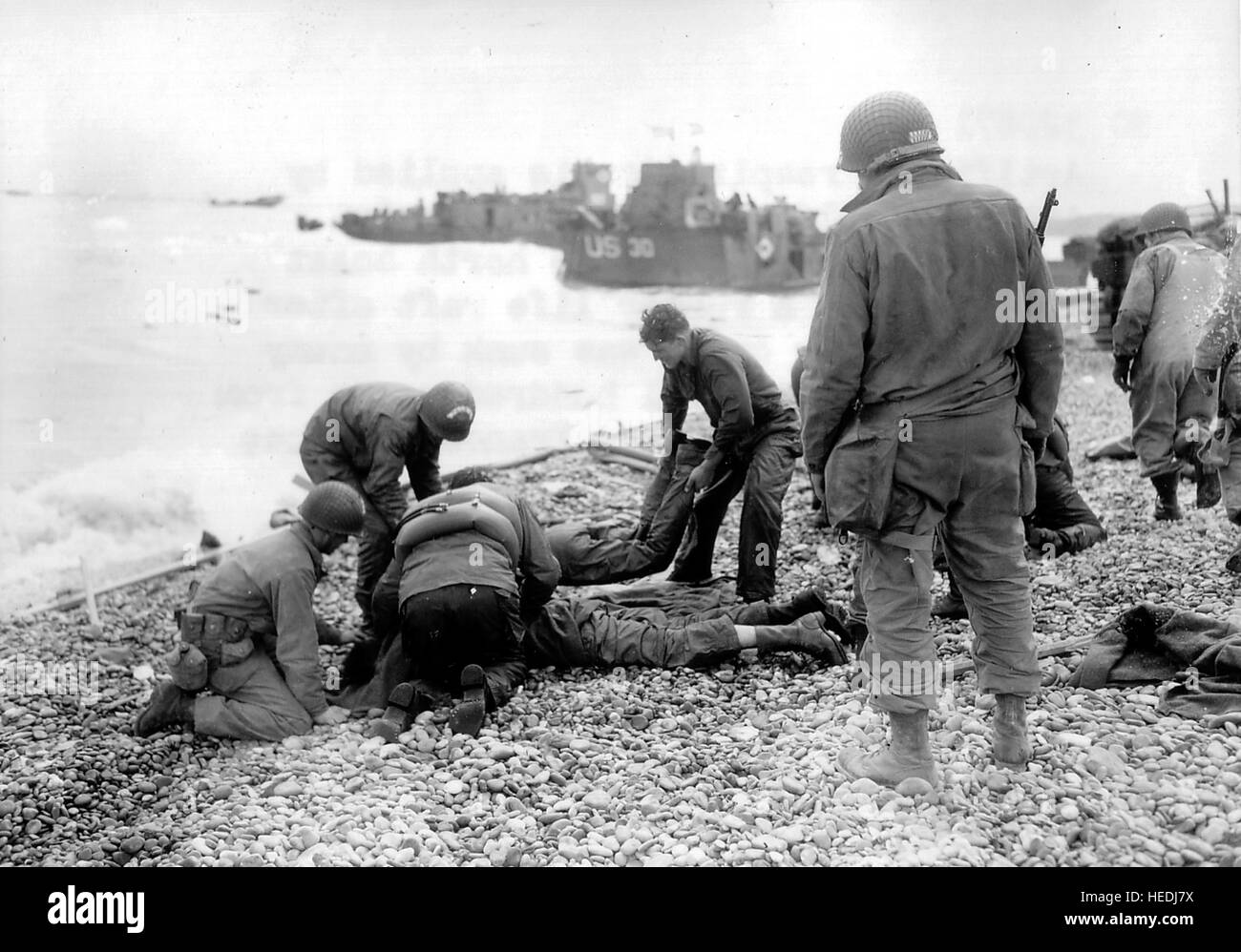 Normandy, France, June 1944. Doctors and nurses succor the wounded ...