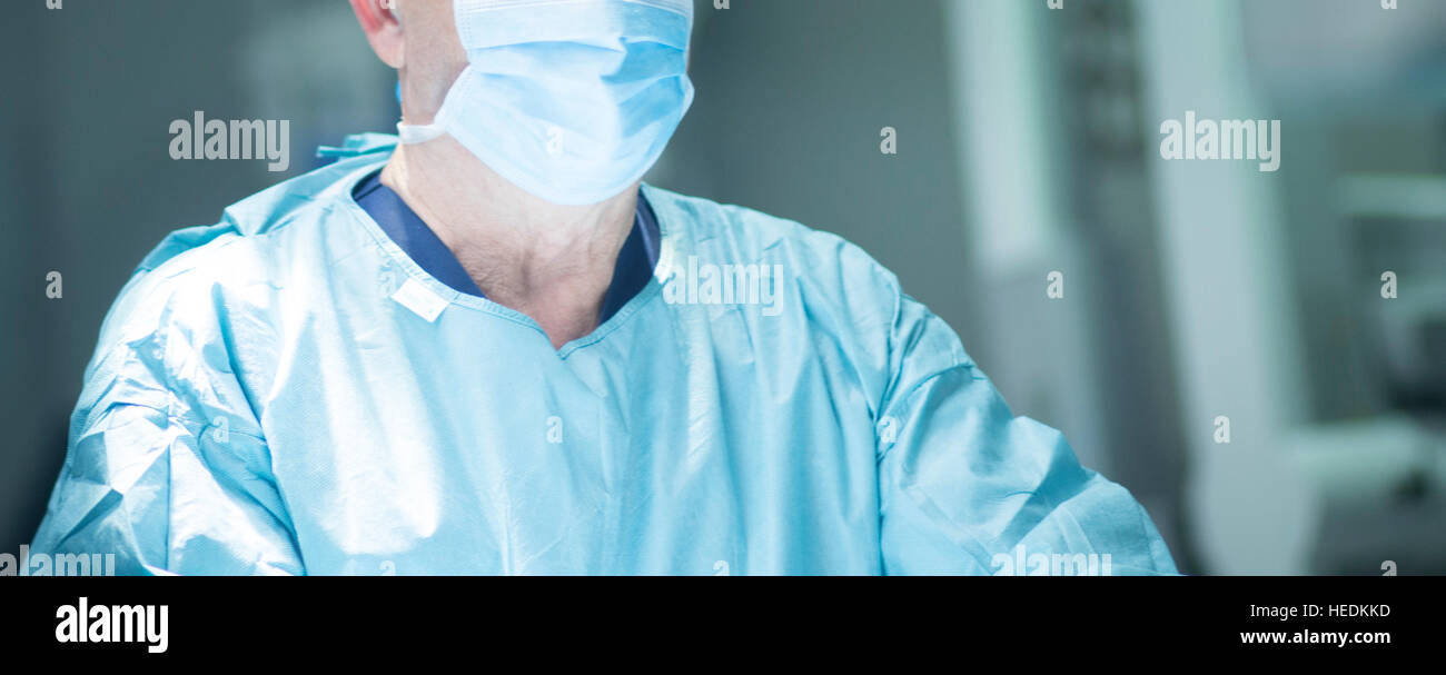 Surgeon in operating theater emergency room surgery in hospital clinic ...