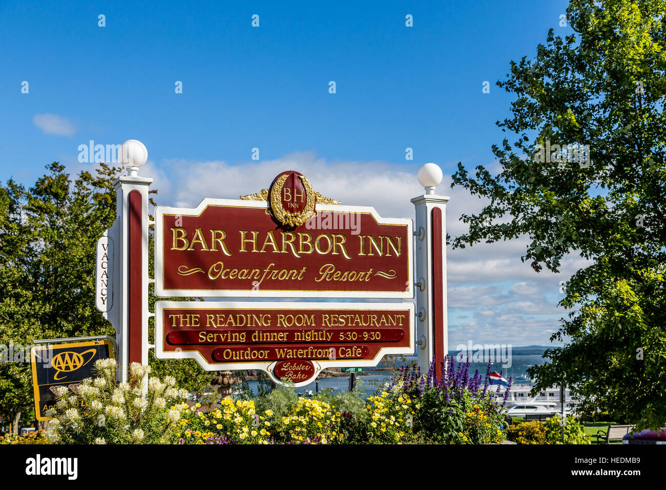 Bar Harbor Inn Resort Sign with Blue sky Stock Photo - Alamy
