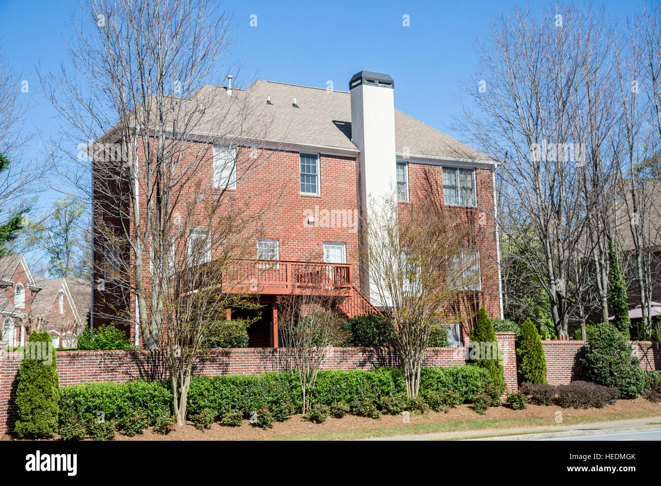 Large brick house hi-res stock photography and images - Alamy