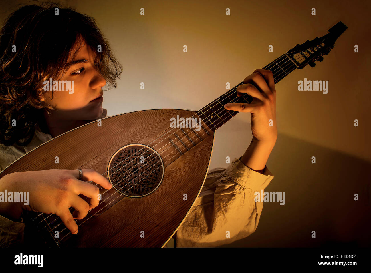 Long lute hi-res stock photography and images - Alamy