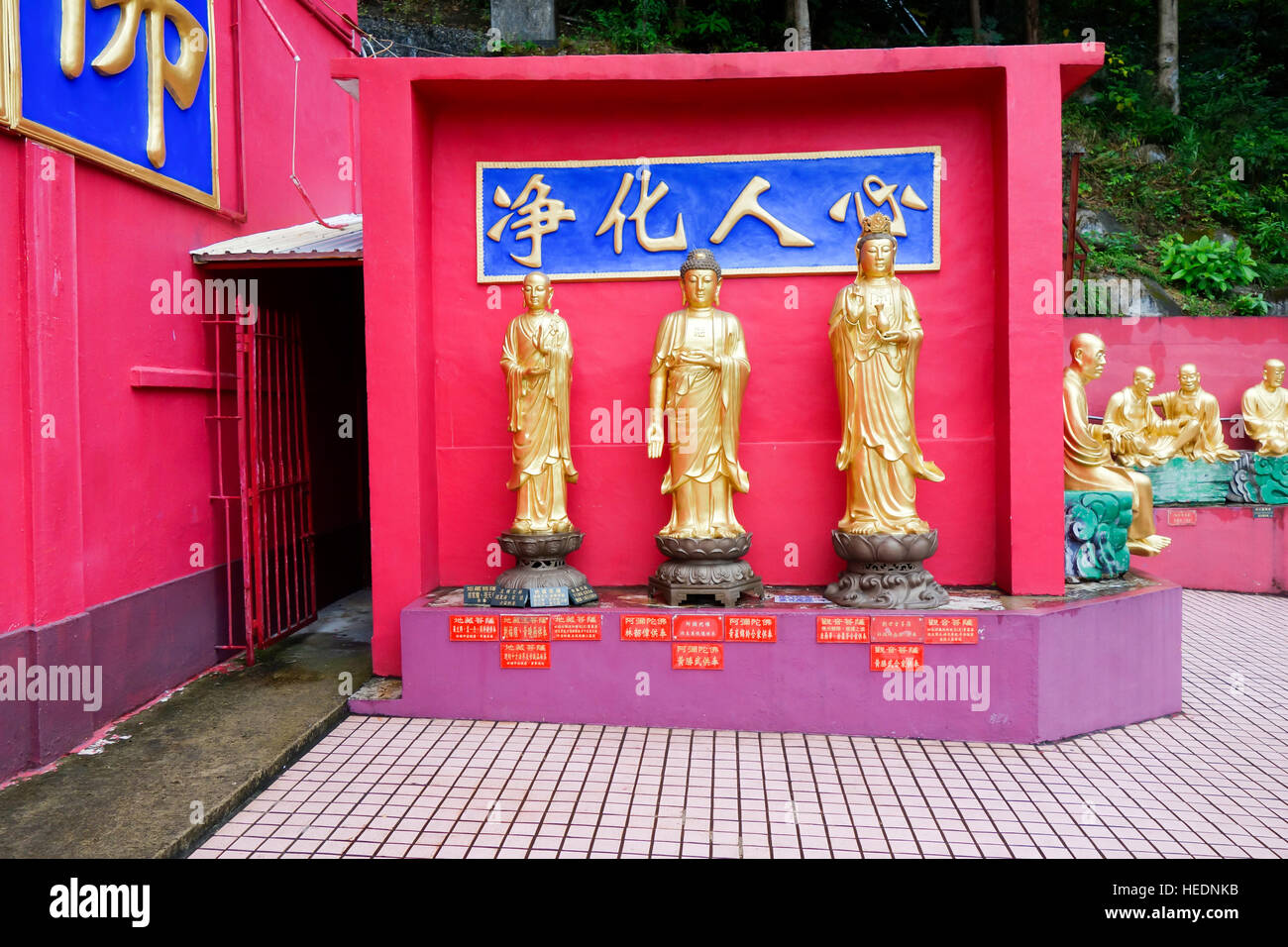 Statue 10000 new territories hi-res stock photography and images - Alamy