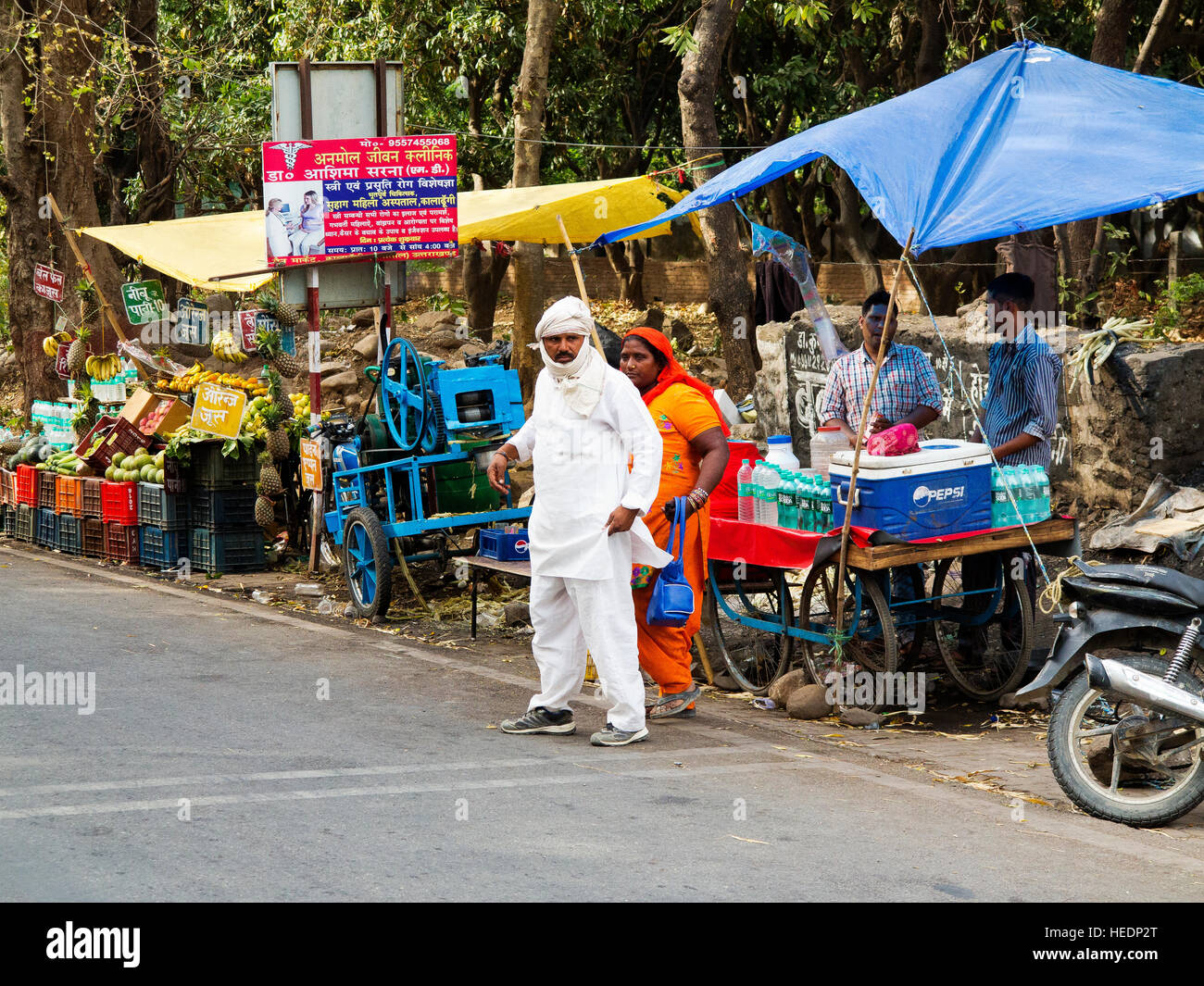 Indian street stall hi-res stock photography and images - Alamy