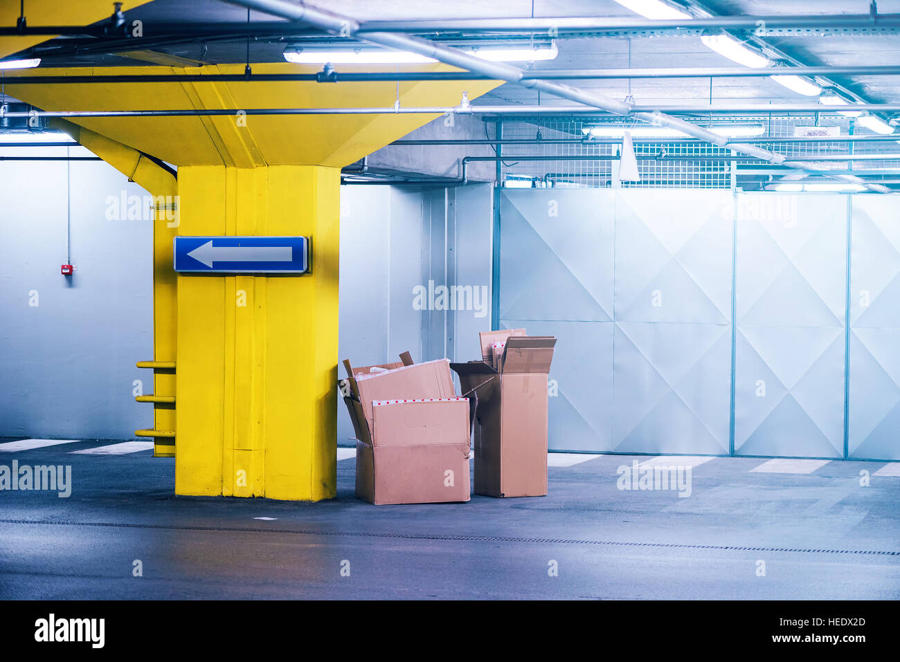 Empty mall parking hi-res stock photography and images - Alamy