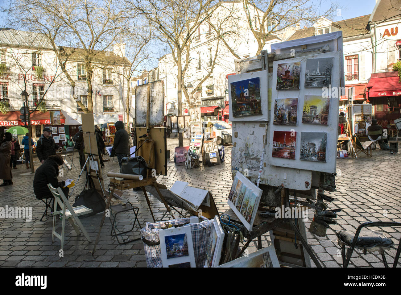 Montmartre painters hi-res stock photography and images - Alamy