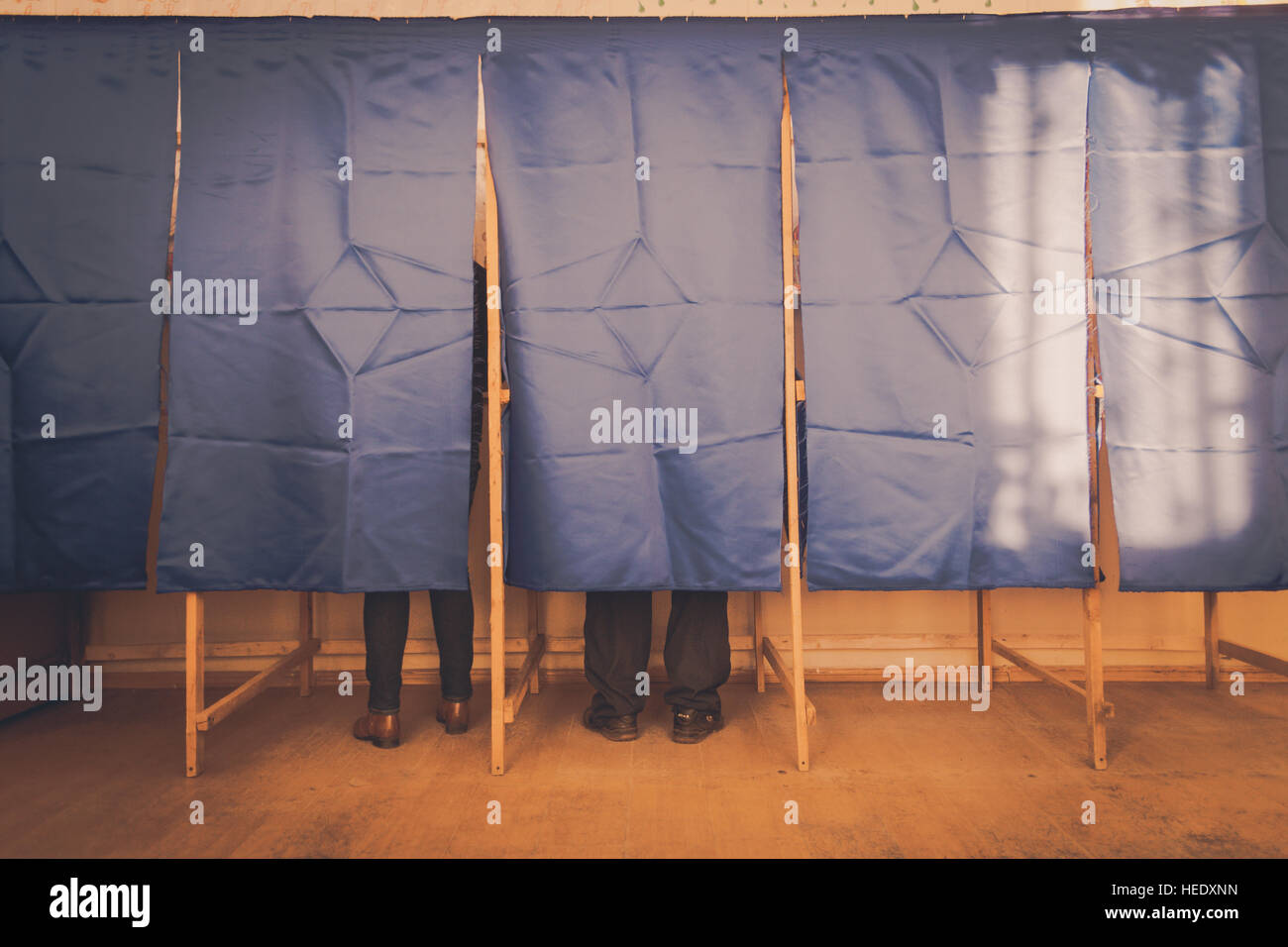 Person in polling booth hi-res stock photography and images - Alamy