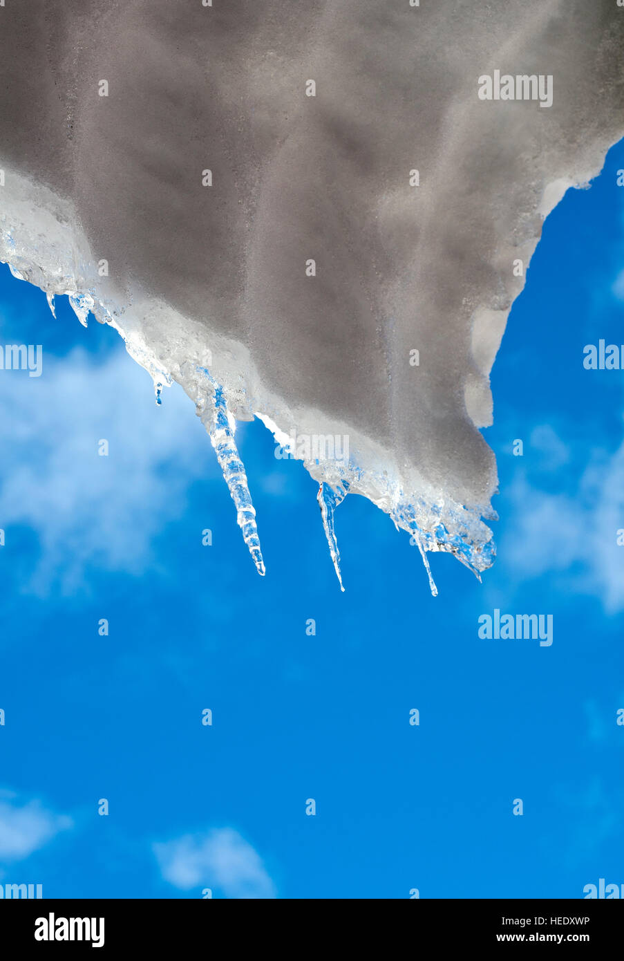 Dripping off roof hi-res stock photography and images - Alamy