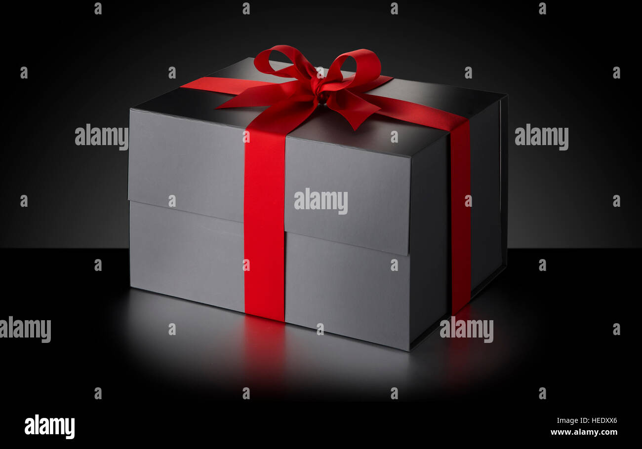 Present wrapped bow hi-res stock photography and images - Alamy
