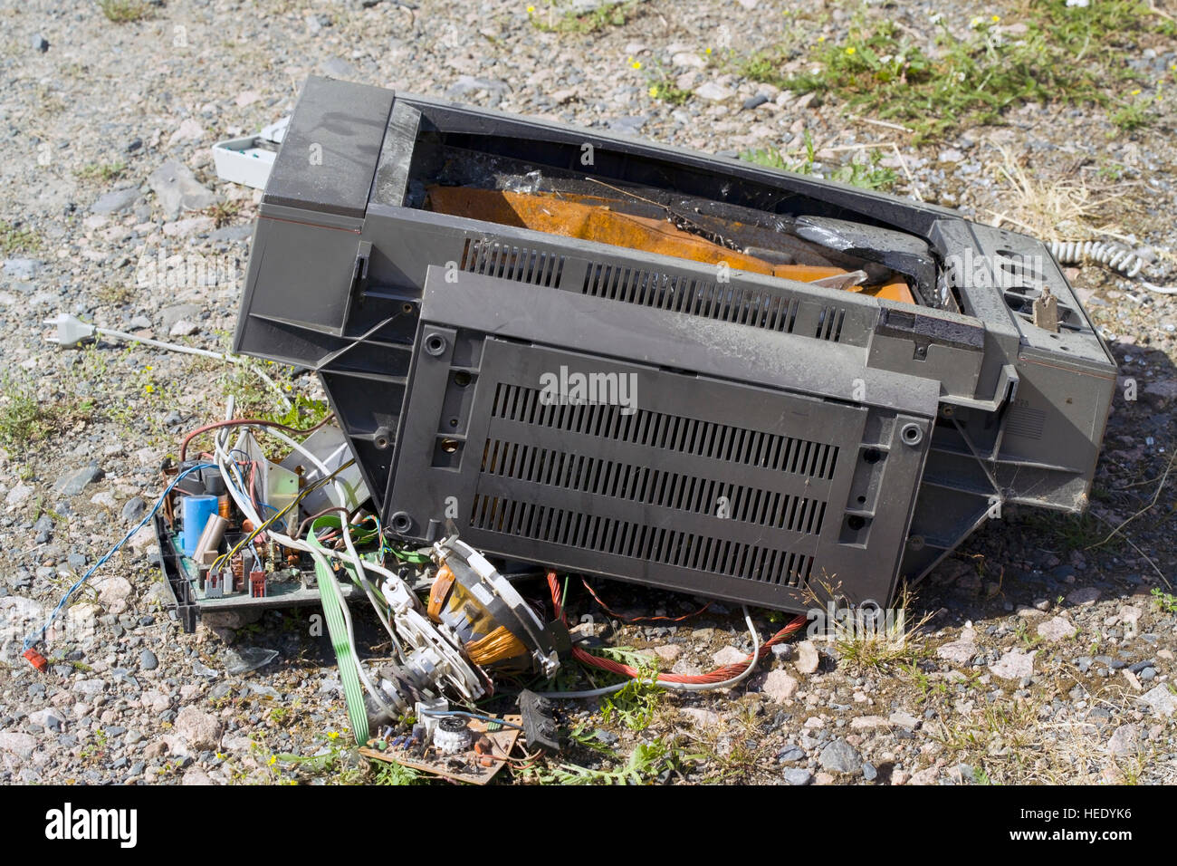 broken tv set on ground Stock Photo - Alamy