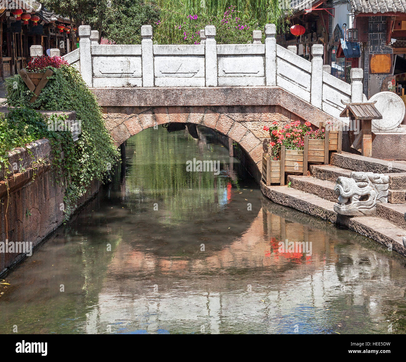 Ancient bridge in Dayan old town. Lijiang, China Stock Photo - Alamy