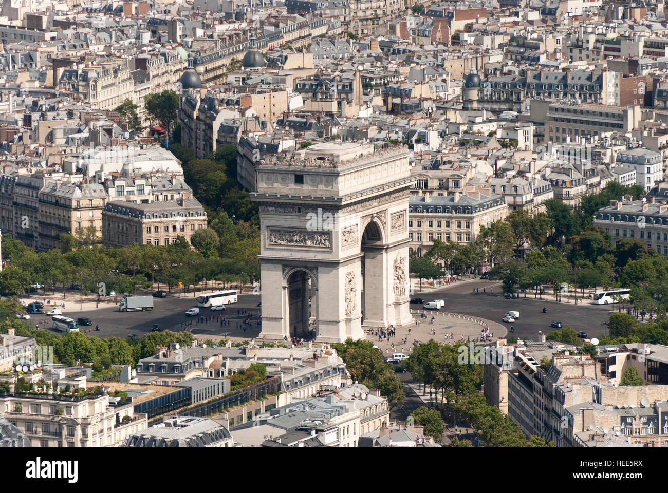 Paris roundabout hi-res stock photography and images - Alamy