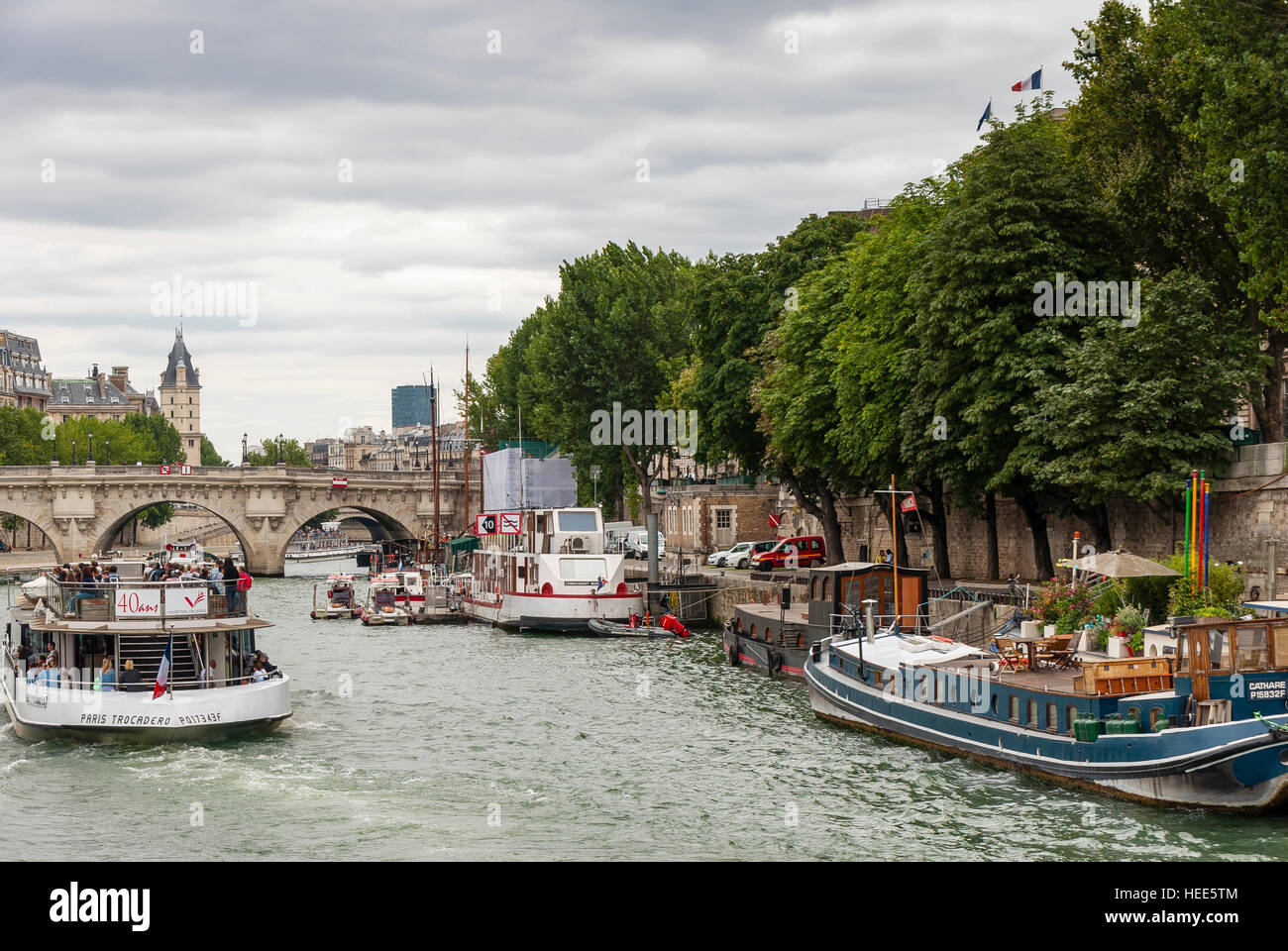 Busy river hi-res stock photography and images - Alamy