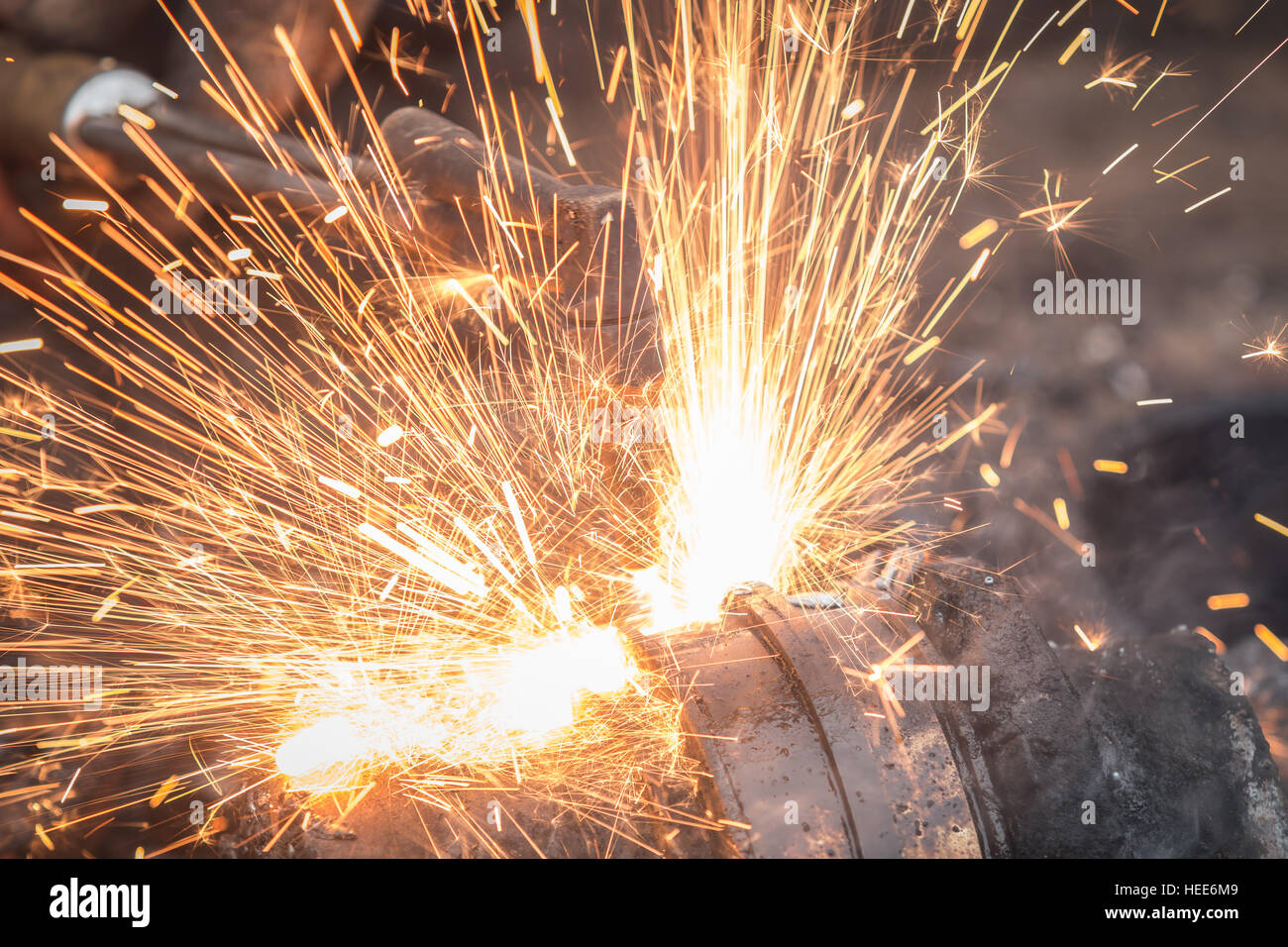A worker cutting steel using metal torch Stock Photo - Alamy