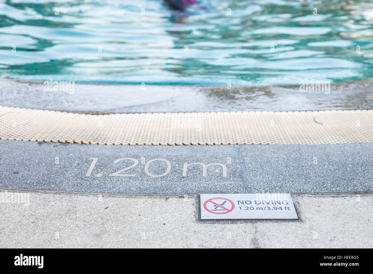 Hotel pool rules sign hi-res stock photography and images - Alamy